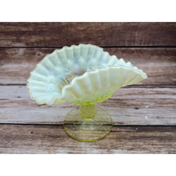 Fenton | Accents | Vintage Fenton Uranium Glass Ruffle Opalescent ...